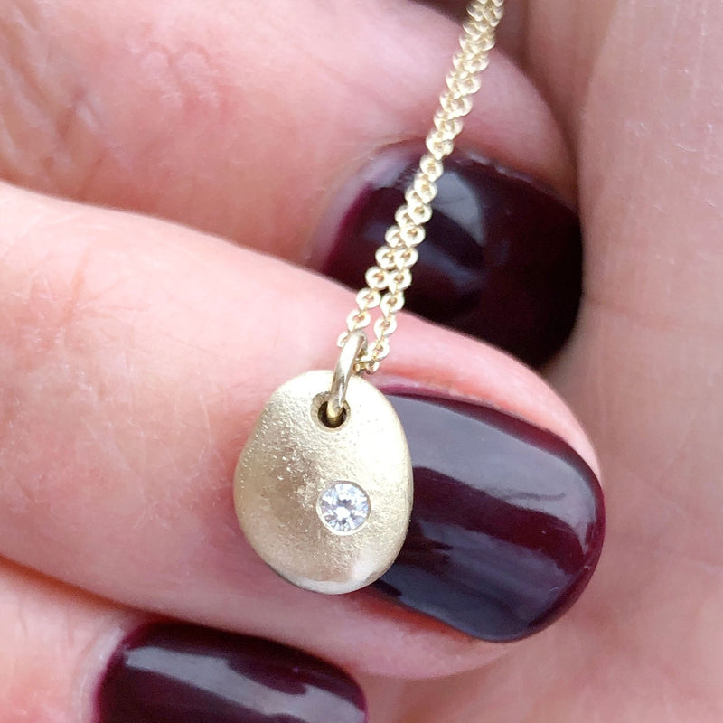 Solid Gold English Pebble Necklace with Ethical Diamond – Isabella Day